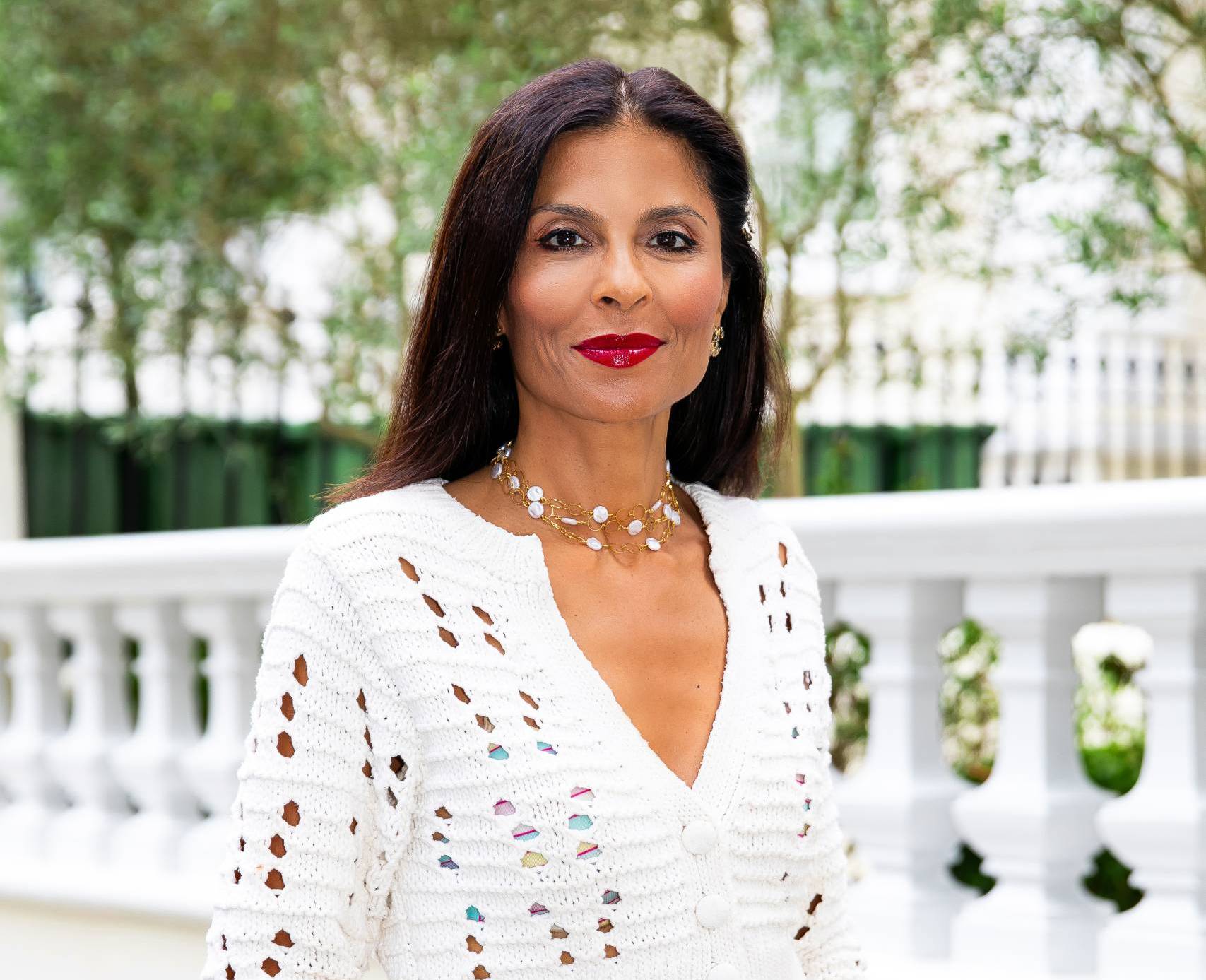 Dr. Rozina Ali - Award Winning Plastic Surgeon