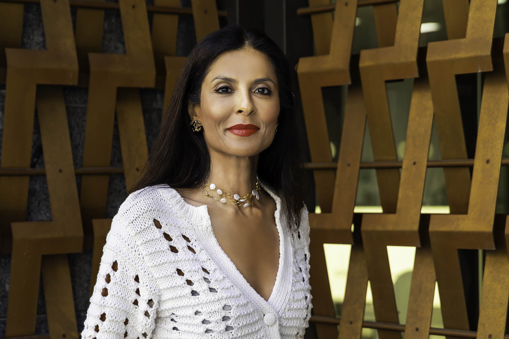 Contact - Dr Rozina Ali - Award Winning Plastic Surgeon